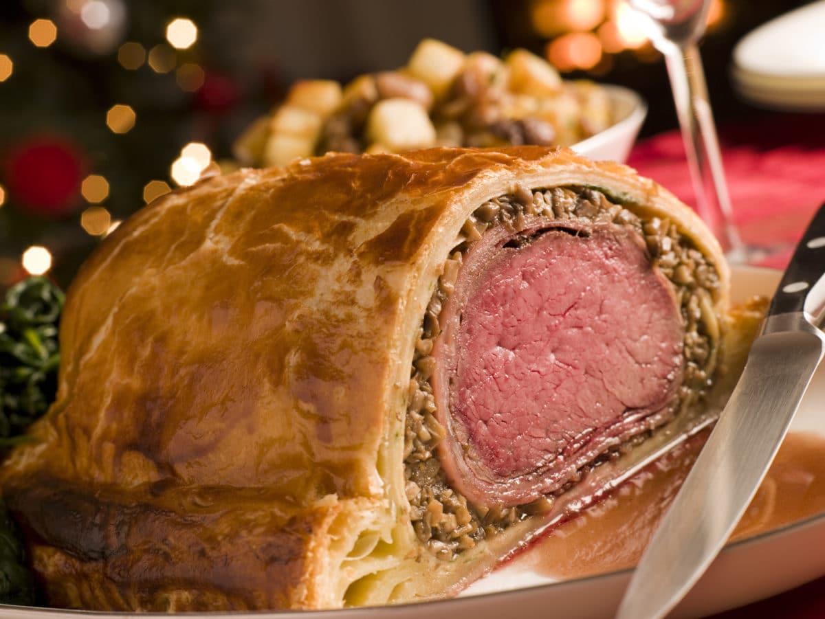 What do the French traditionally eat at Christmas?