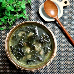What do you eat seaweed soup with?