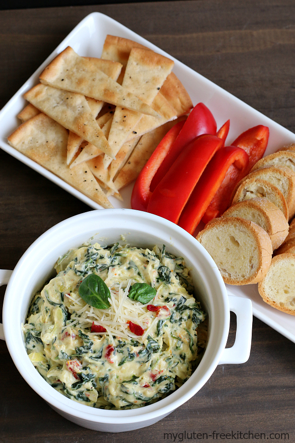 What do you eat spinach dip with?