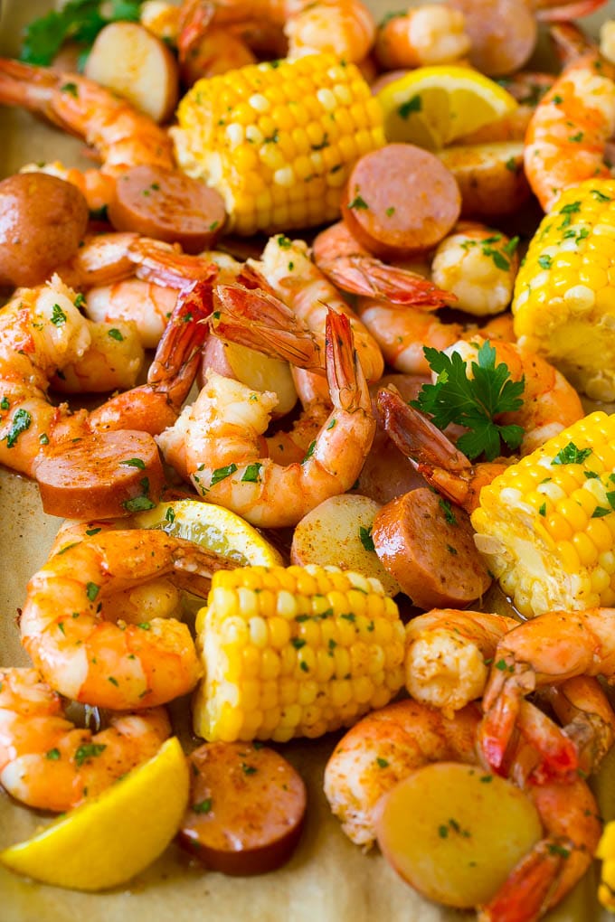 What do you eat with boiled shrimp?