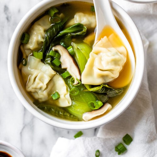 What do you eat with wonton soup?