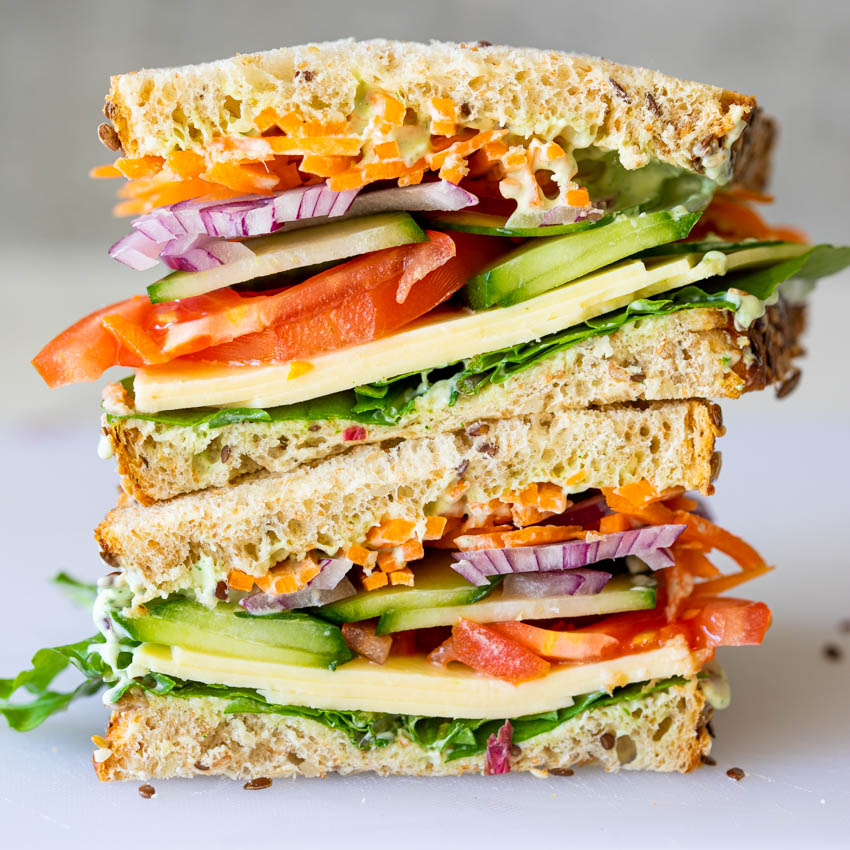 What do you put on a healthy sandwich?