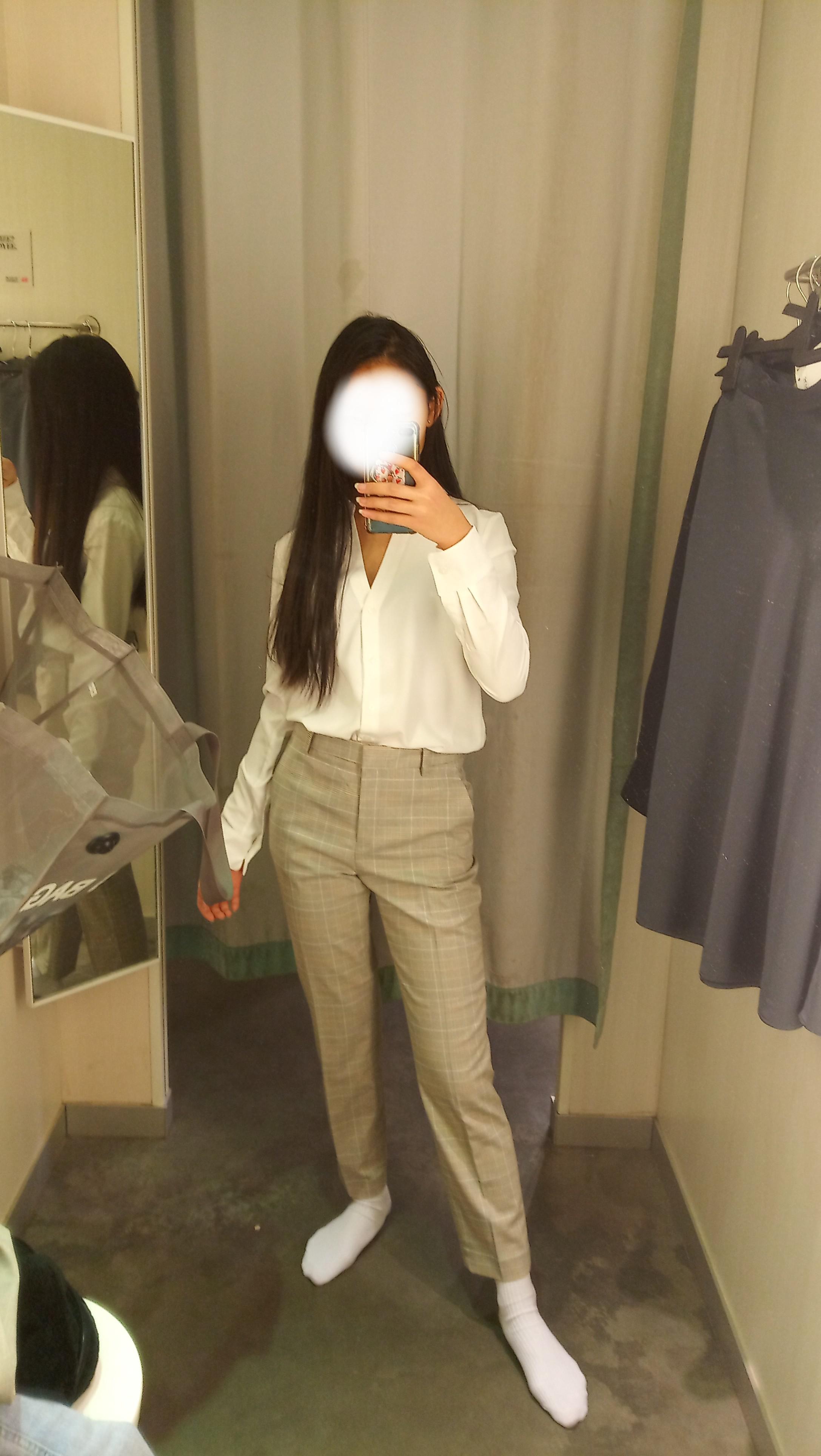 What does a 15 year old wear to a job interview?