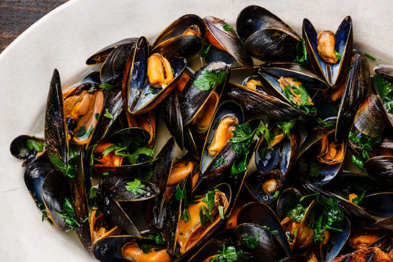 What does a mussel taste like?