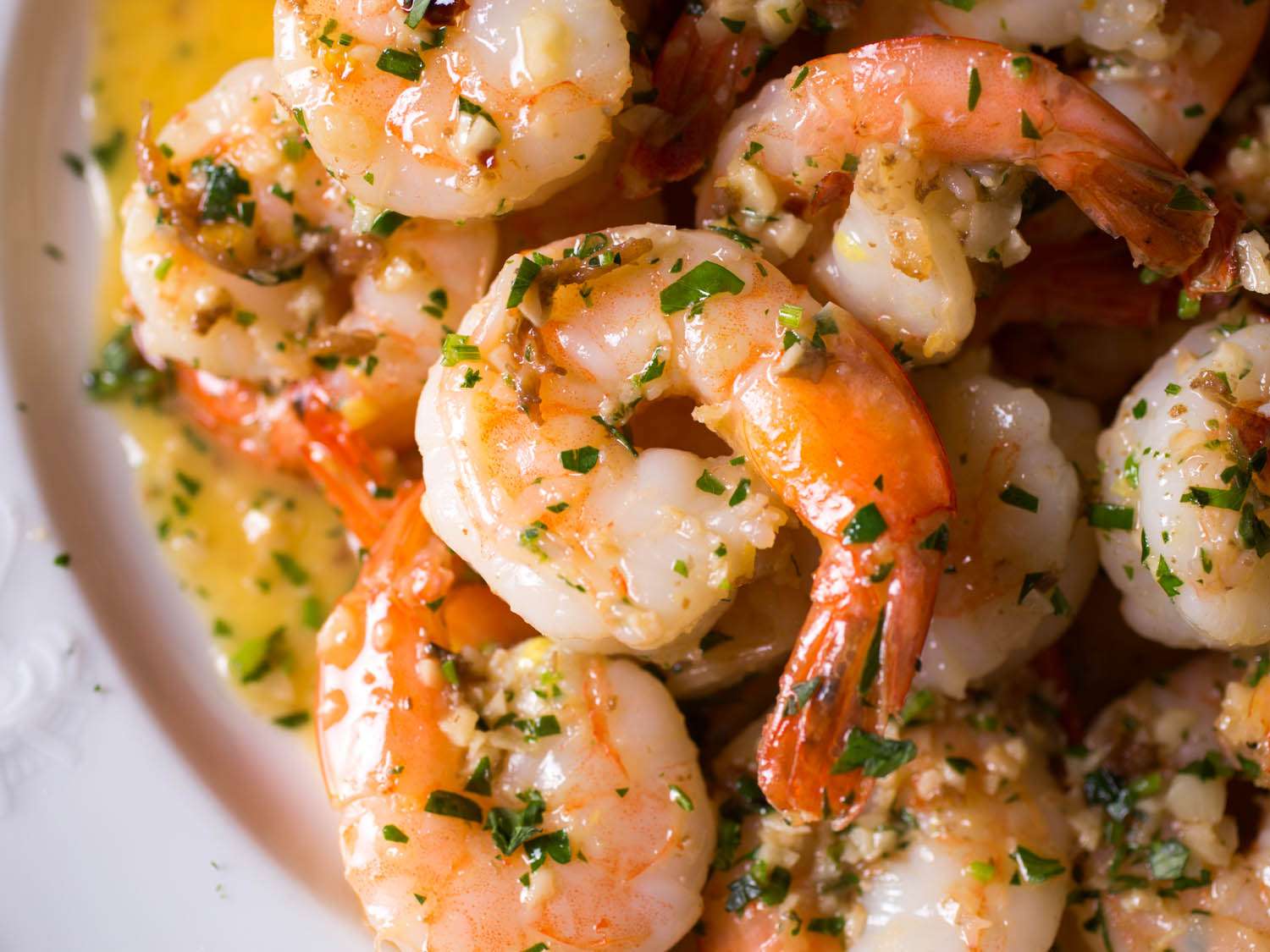 What does baking soda do for shrimp?