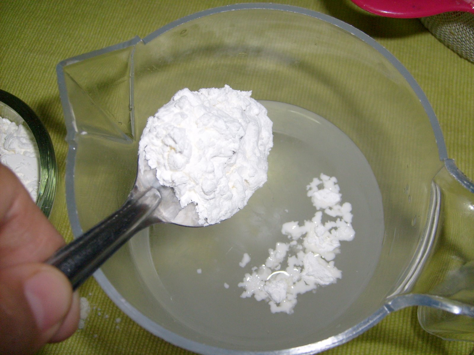 What does cornstarch look like?