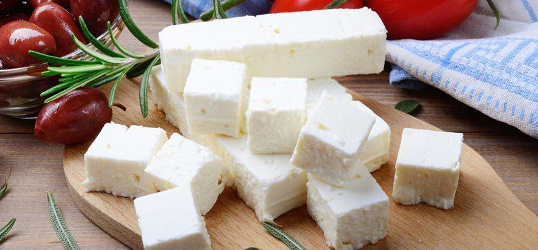 What does feta cheese taste like?