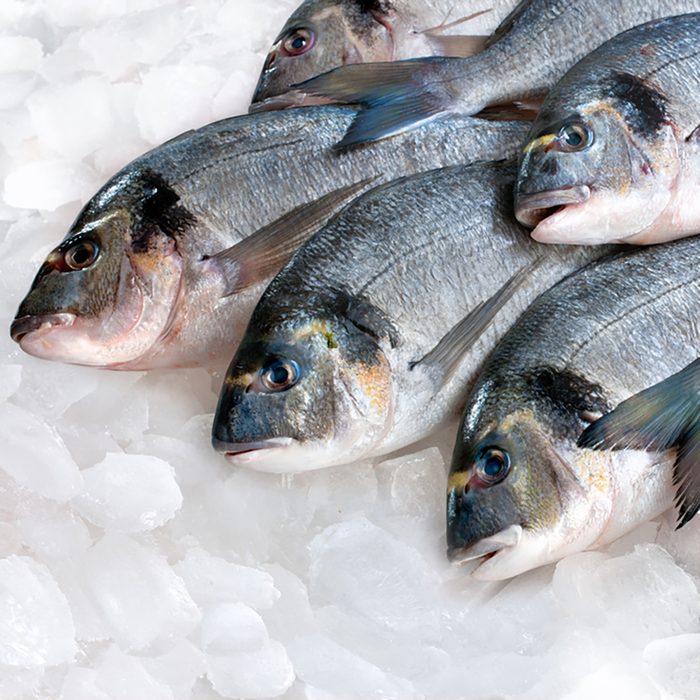 What does fresh fish smell like?