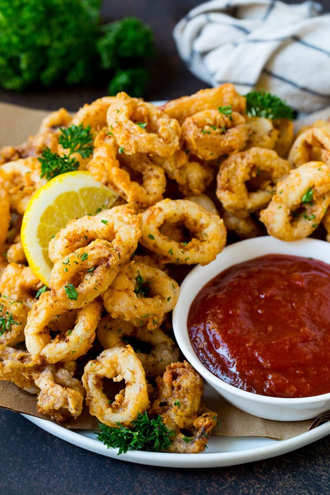 What does fried calamari go with?