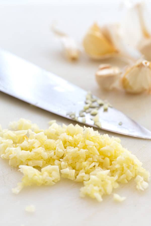 What does minced garlic mean in a recipe?