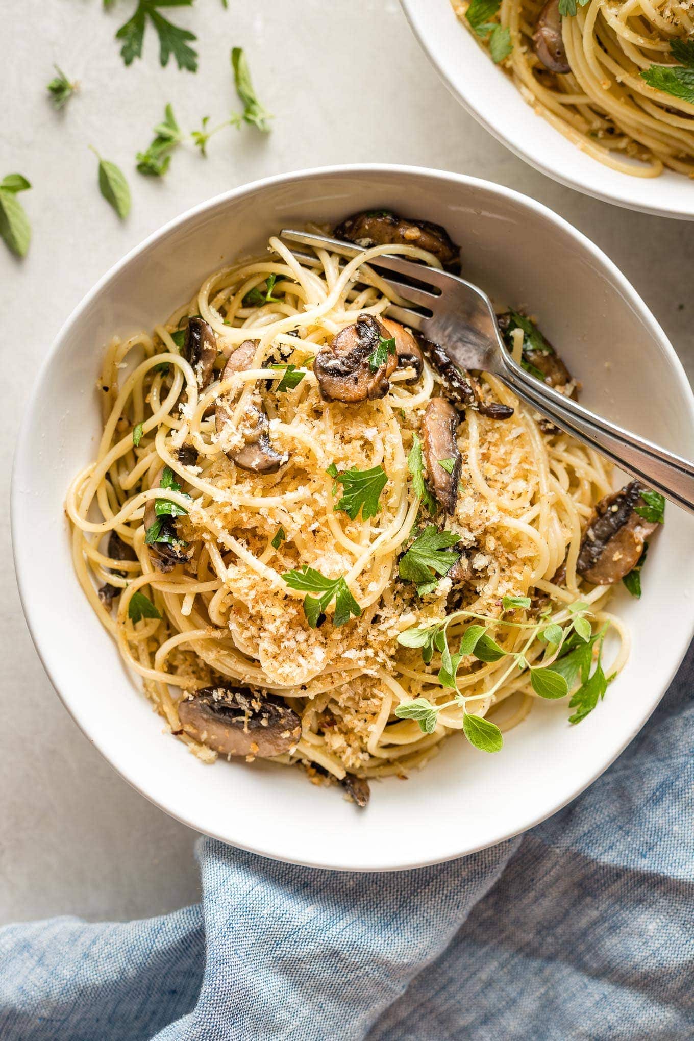 What does oregano do to pasta?