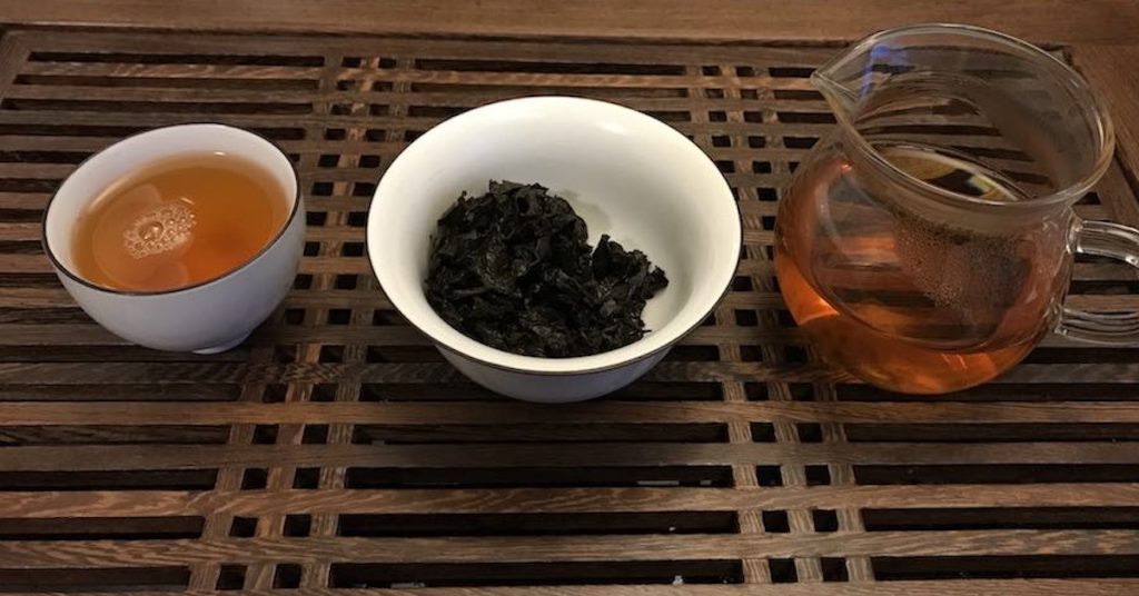 What does pu-erh smell like?