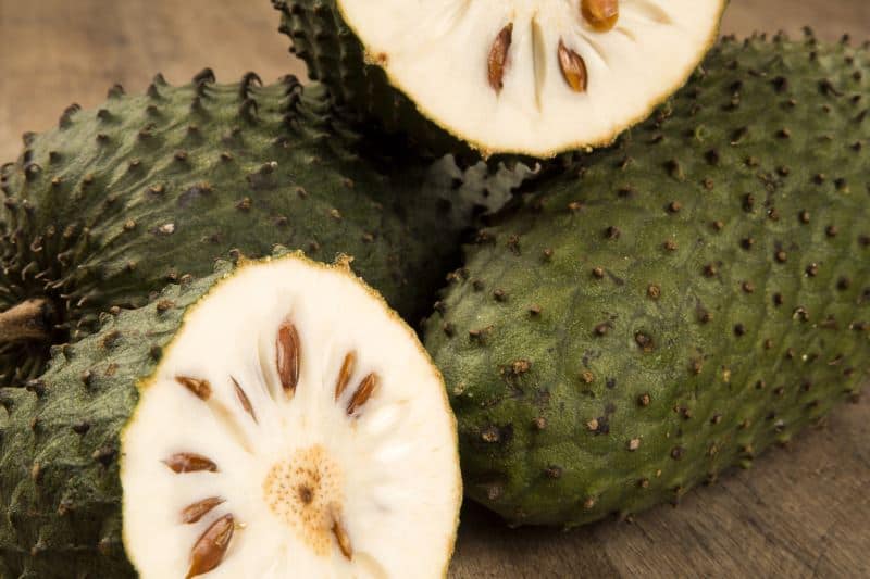 What does soursop smell like?
