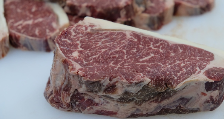 What does steak look like when it goes bad?