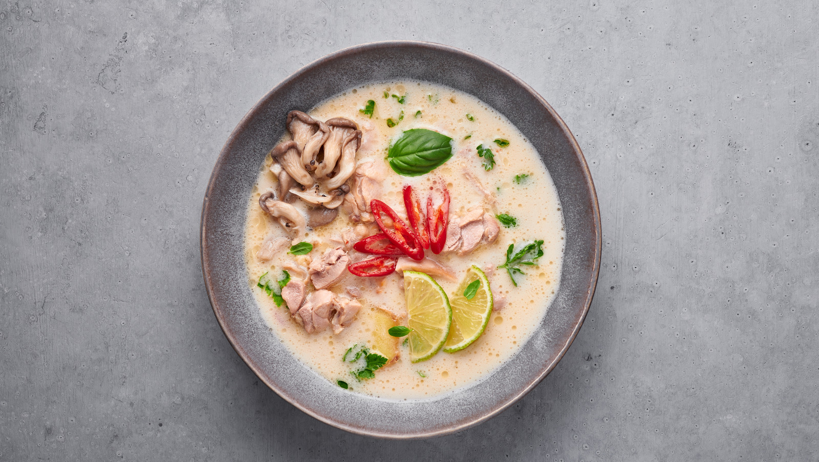 What does tom kha taste like?