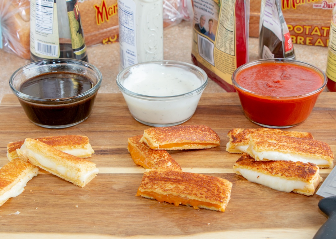 What else can you dip grilled cheese in?