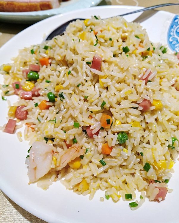 What gives Chinese fried rice its color?