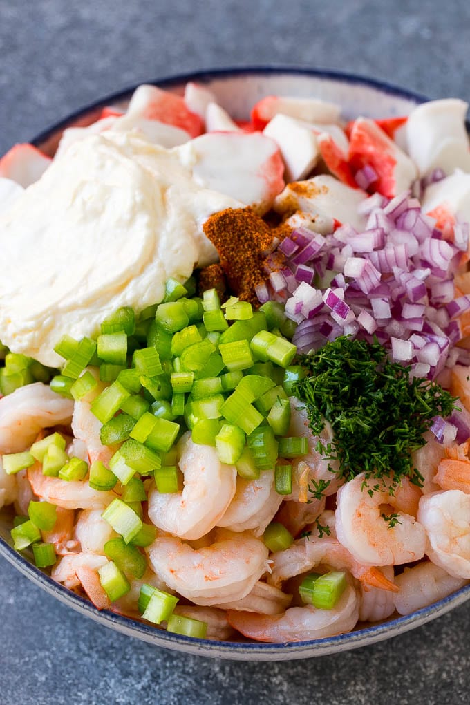 What goes good with seafood salad?