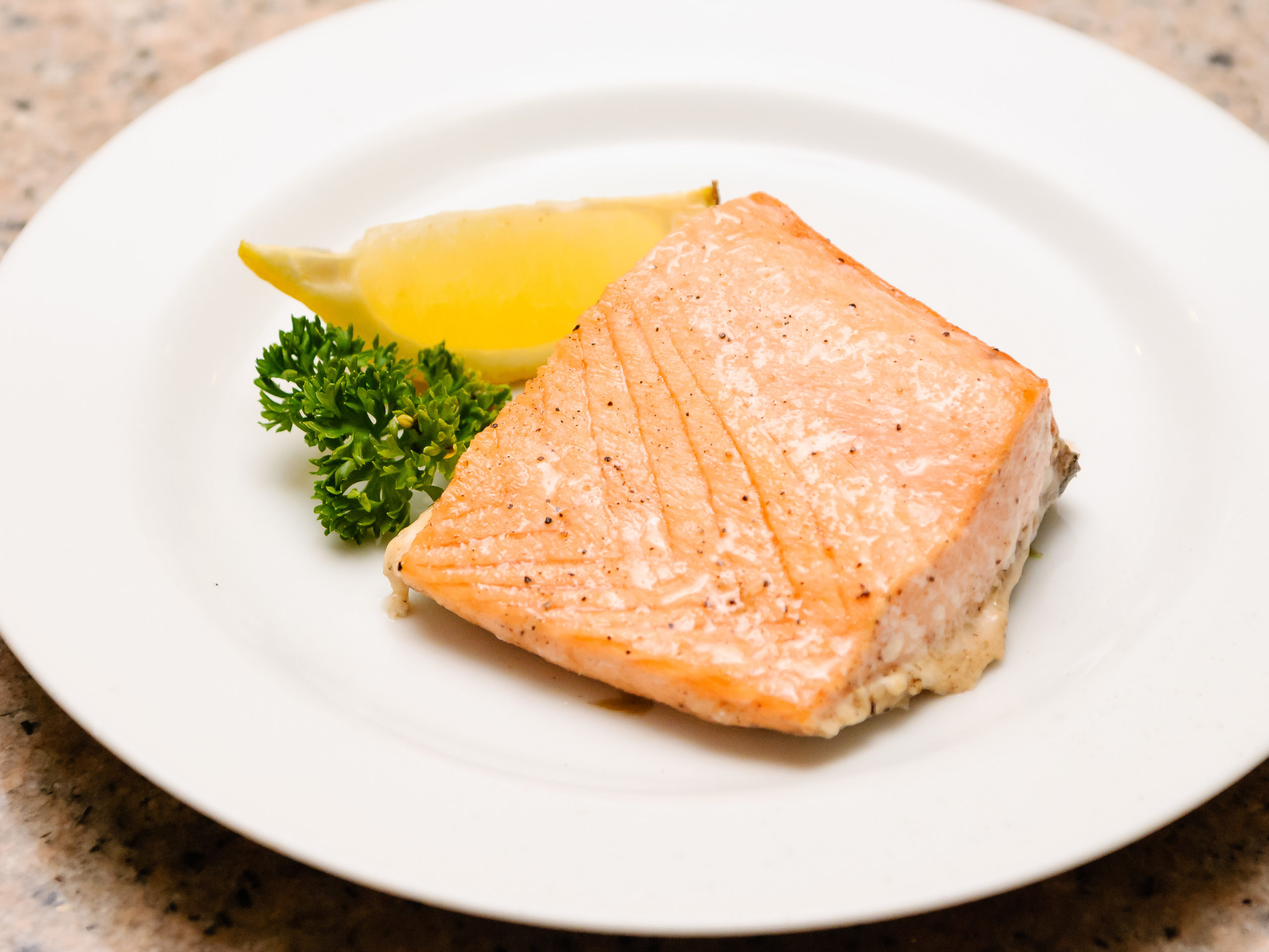 What happens if you don’t thaw salmon before cooking?