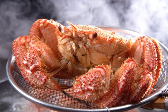What happens if you eat crab that has been frozen?