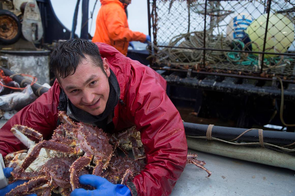 What happens to the dead crabs on deadliest catch?