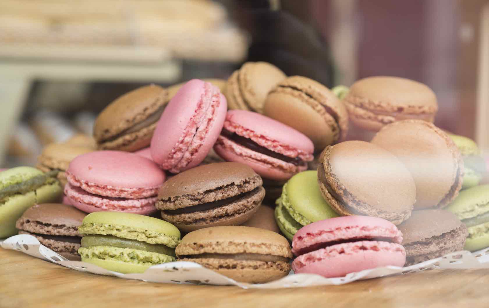 What is a popular dessert in Paris?