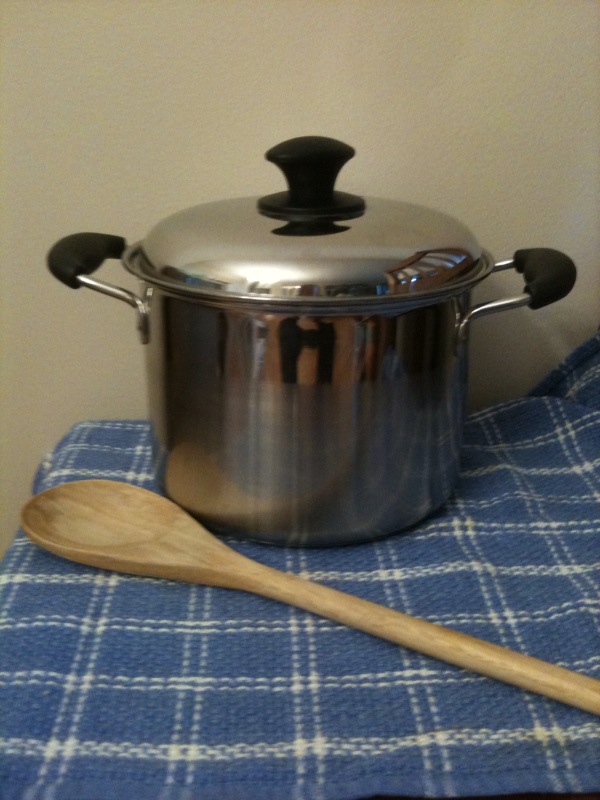 What is a stockpot used for?