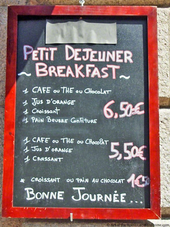 What is a typical French breakfast checklist?