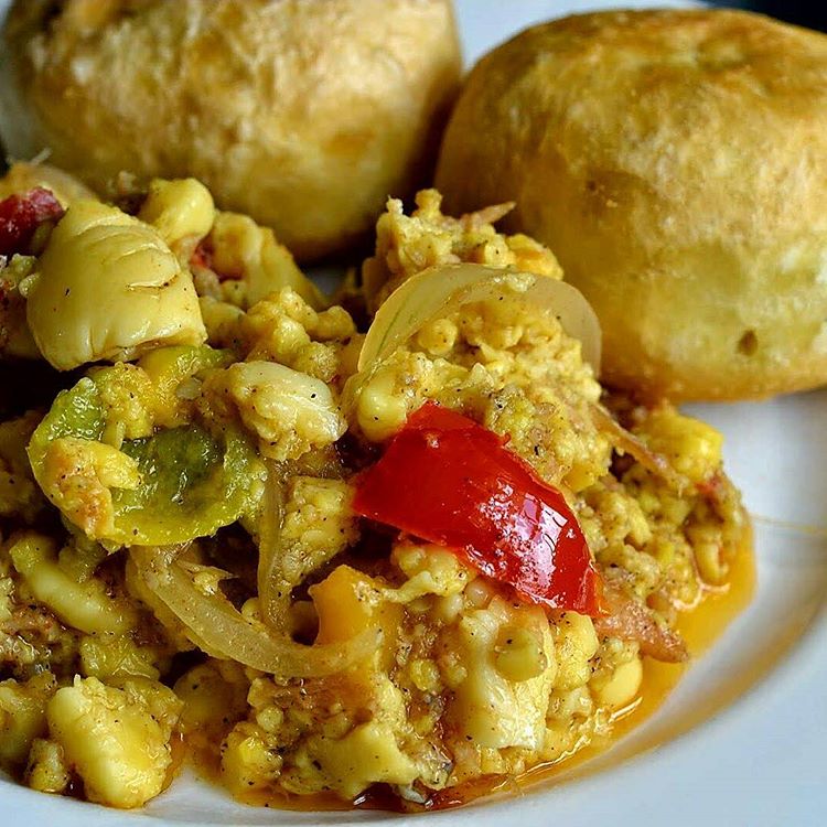 What is a typical Jamaican breakfast?