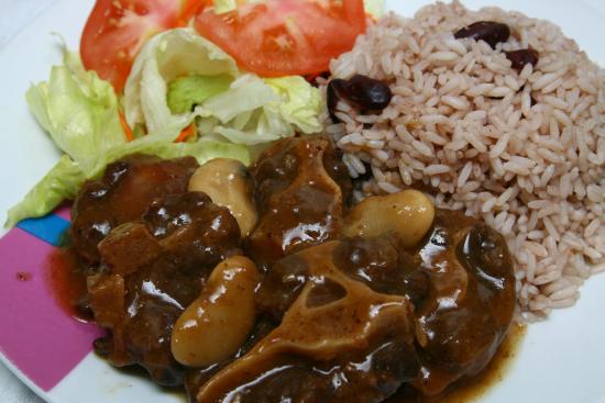 What is a typical Jamaican Sunday dinner?