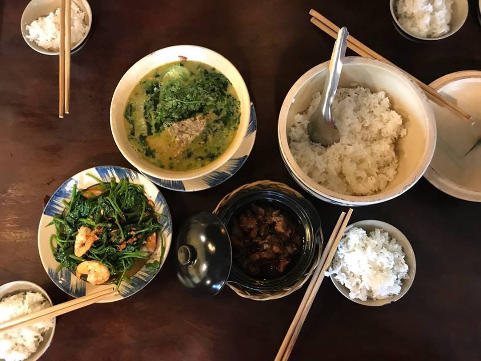 What is a typical Vietnamese dinner?