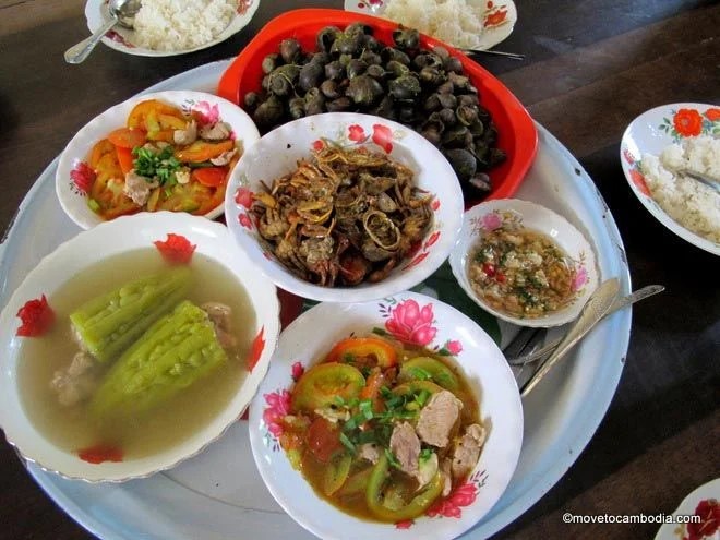 What is Cambodian food similar to?