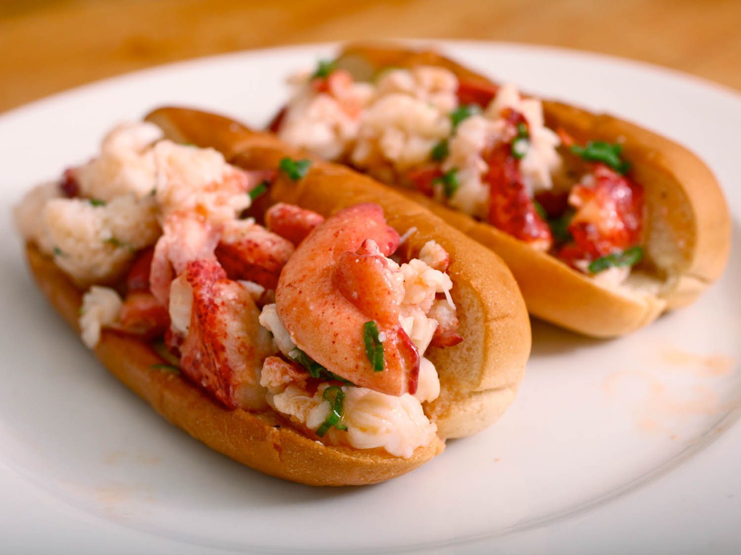 What is Connecticut style lobster roll?