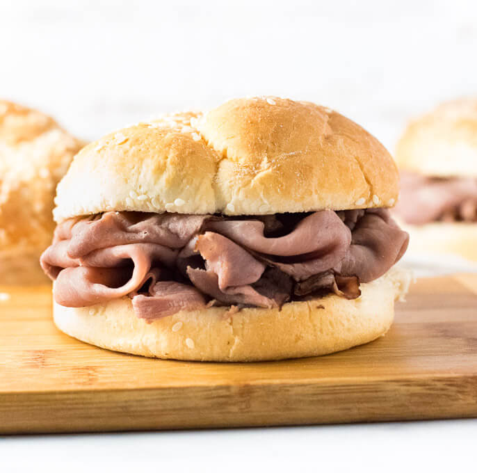 What is in an Arby roast beef sandwich?