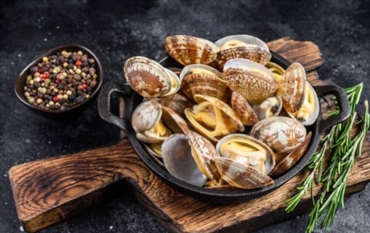 What is in clam flavor?
