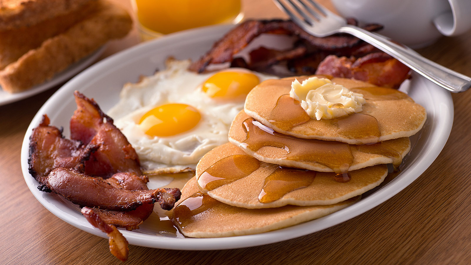 What is meant by hearty breakfast?