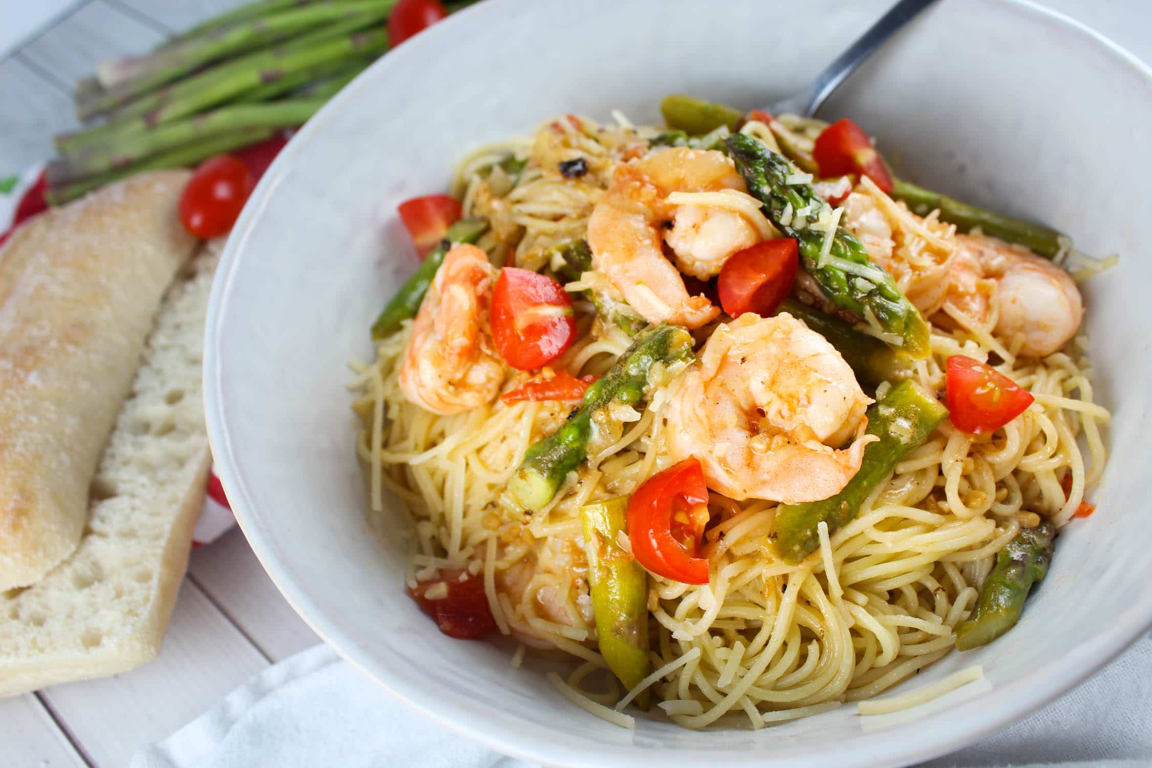 What is Olive Garden shrimp scampi made of?