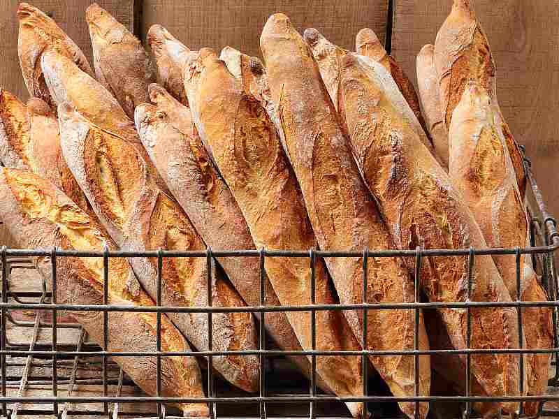 What is the difference between a baguette and French stick?