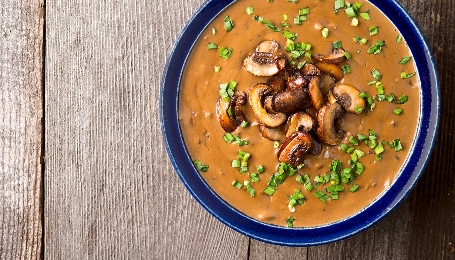 What is the difference between cream of mushroom soup and mushroom bisque?