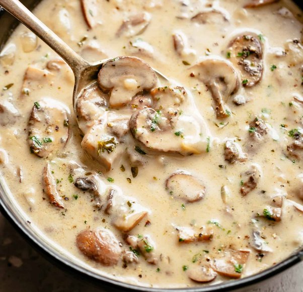 What is the difference between cream soup and a chowder?