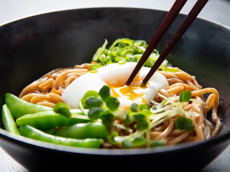 What is the difference between Ramen and mazemen?