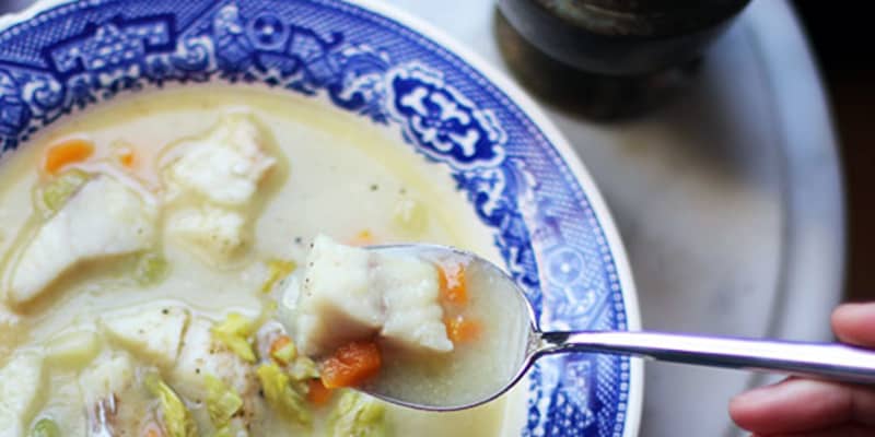 What is the difference between seafood chowder and seafood bisque?