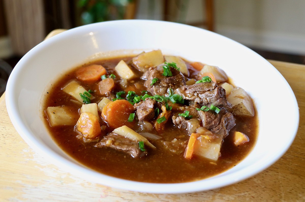 What is the difference between stew and Irish stew?