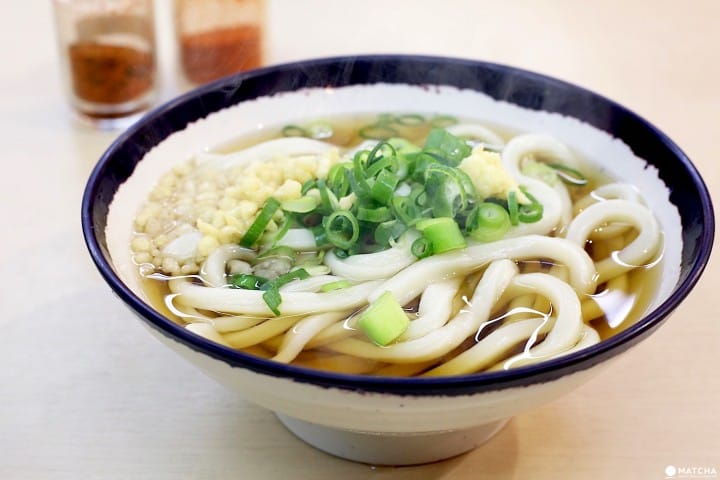 What is the difference between zaru udon and kake udon?