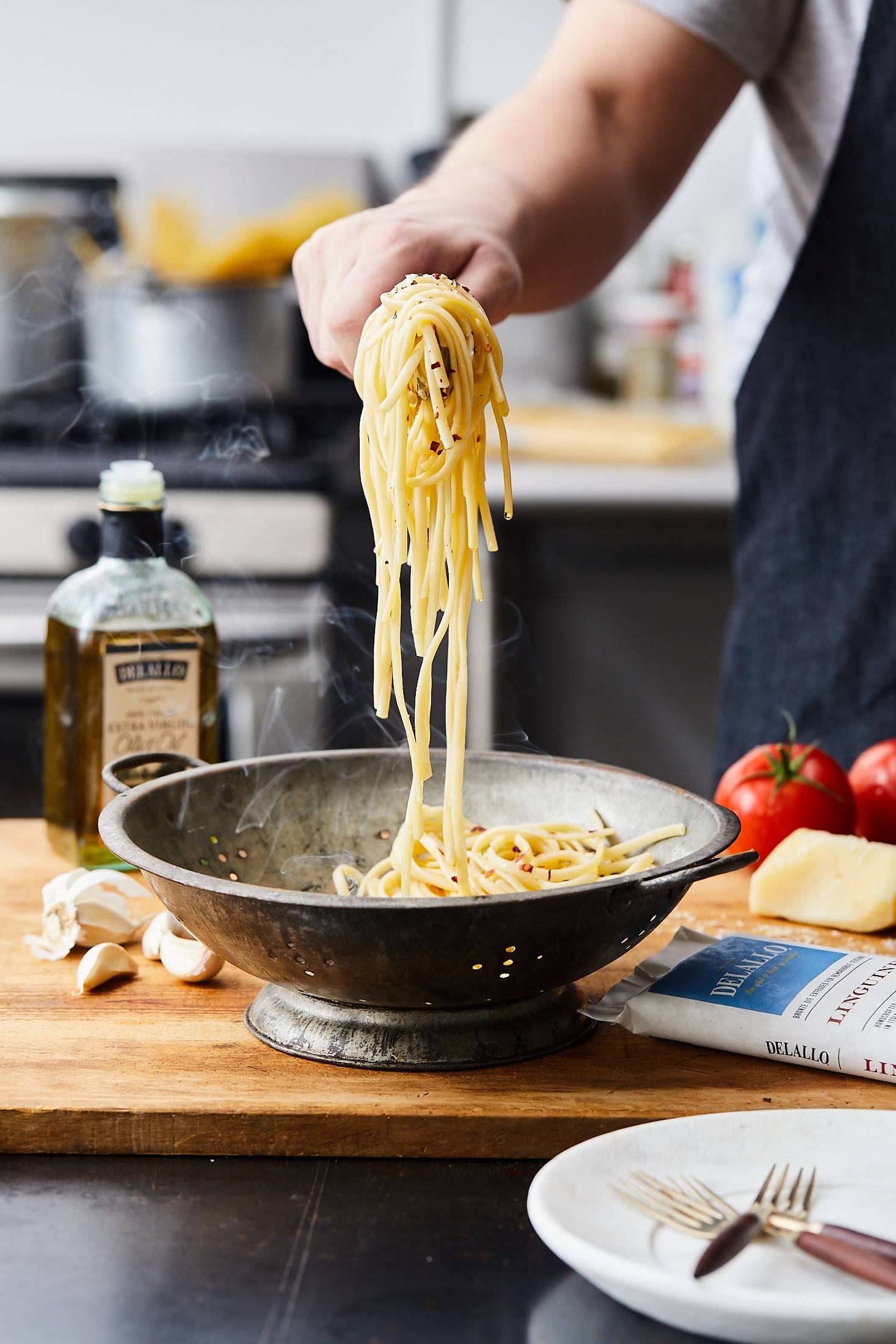 What is the heat method used to cook pasta?