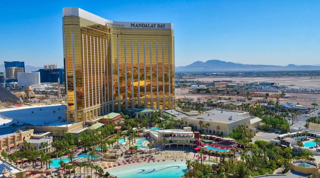 What is the largest hotel casino in Las Vegas?