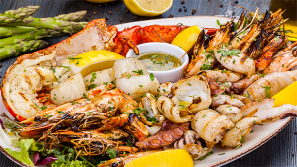 What is the meaning of seafood platter?