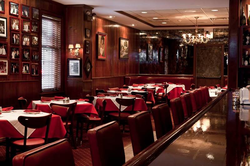 What is the oldest steakhouse in Chicago?