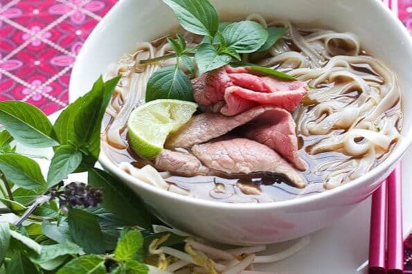 What is the strong flavor in pho?