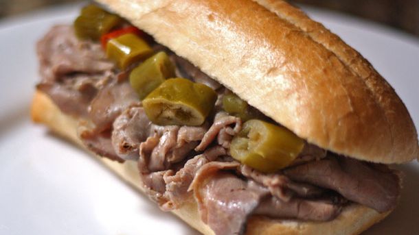What kind of bread is used for Italian beef sandwiches?